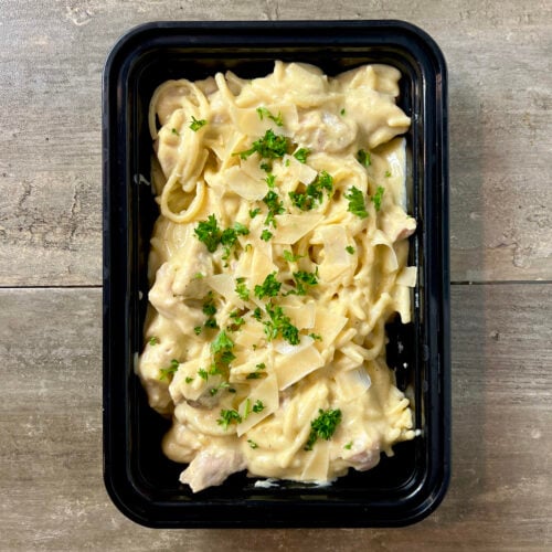 Easy Dump and Bake Creamy Chicken Pasta - THE MEAL PREP MANUAL